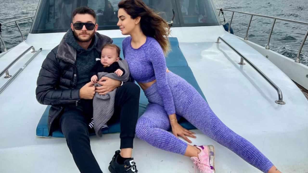 Ece Ronay, 1 yıllık evliliğini tek celsede bitirdi - Magazin - Ege'ye Dair